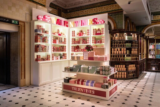 If your visiting London, Harrods Valentine day display is certainly ...