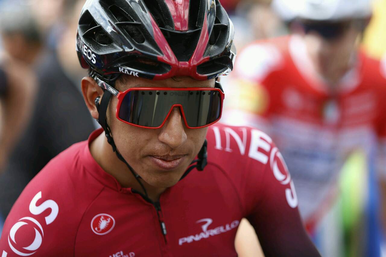 En 2019, Egan Bernal (primer imagen) se covertió en el primer hombre ...