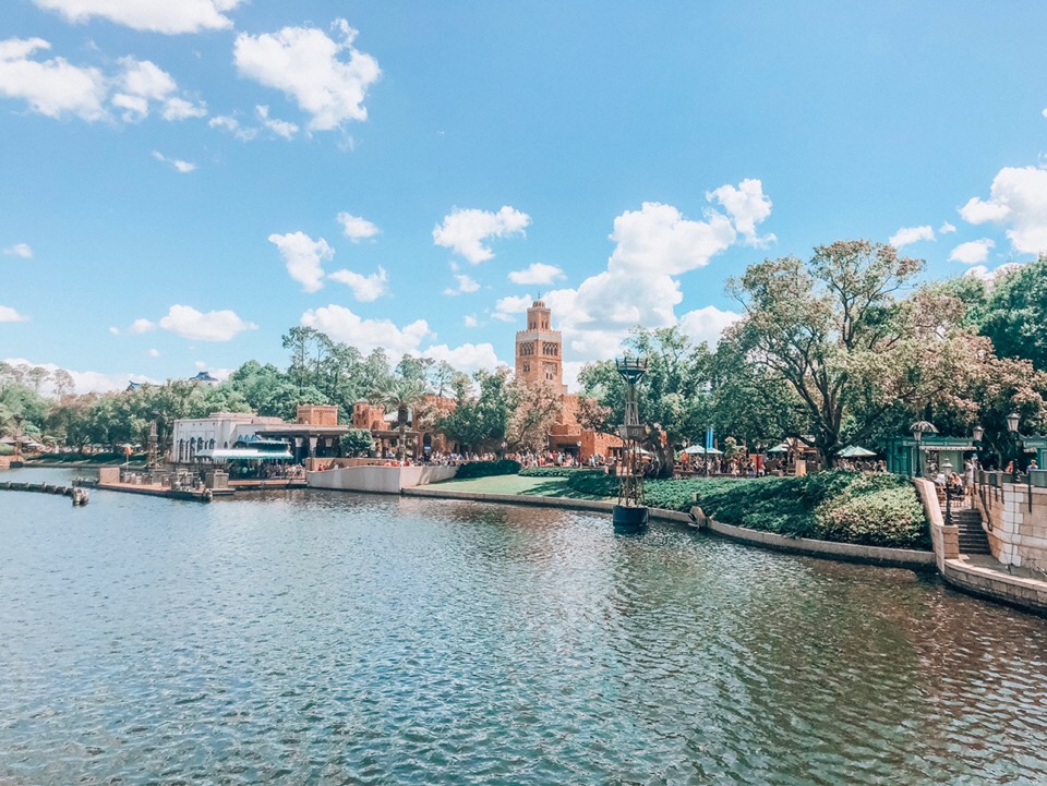 📍 EPCOT, Disney World, Orlando, Florida World Showcase is a large area ...